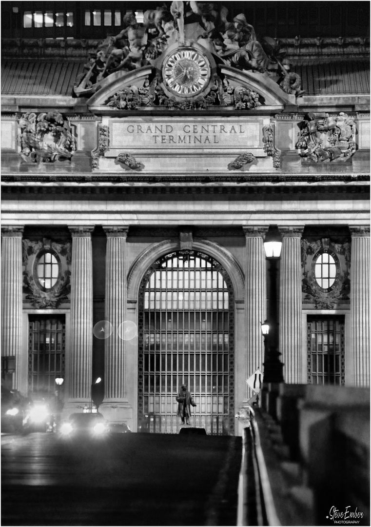 GCT No. 32 - Nightscape with Viaduct, Vehicles and Vanderbilt photo ...