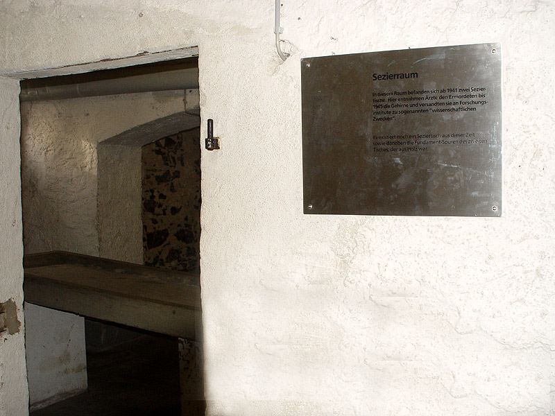 Gedenkstätte Hadamar: Seziertisch Foto & Bild | reportage dokumentation ...