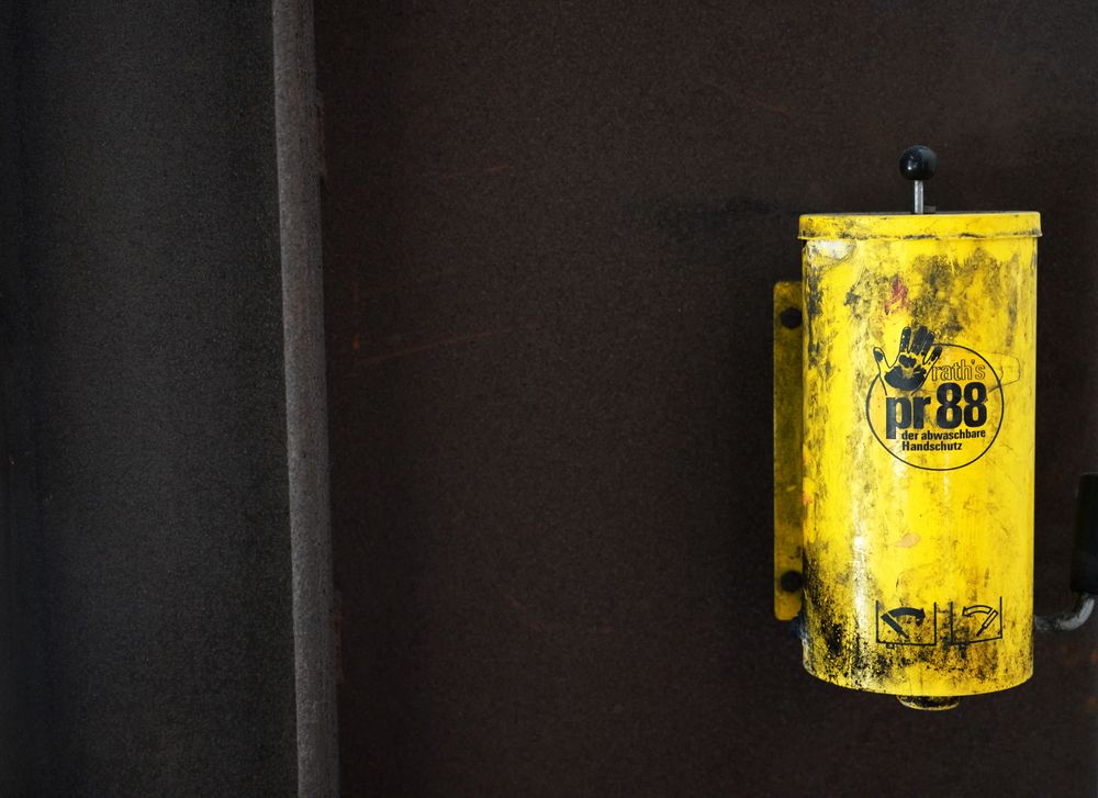 Gelber Akzent Foto & Bild | fotos, architektur, details Bilder auf ...