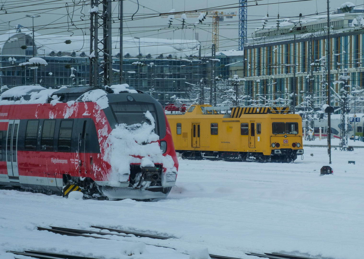 "Gelber Engel" Foto & Bild | münchen, winter, schnee Bilder auf ...