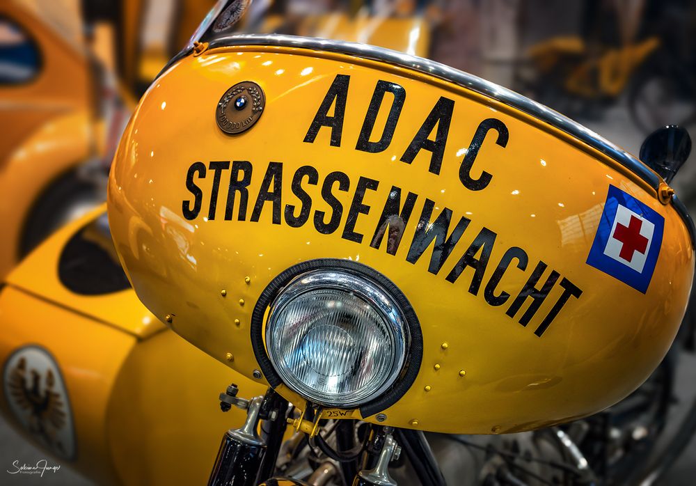 Gelber Engel auf zwei Rädern Foto & Bild | nikon, spezial, hilfe Bilder ...