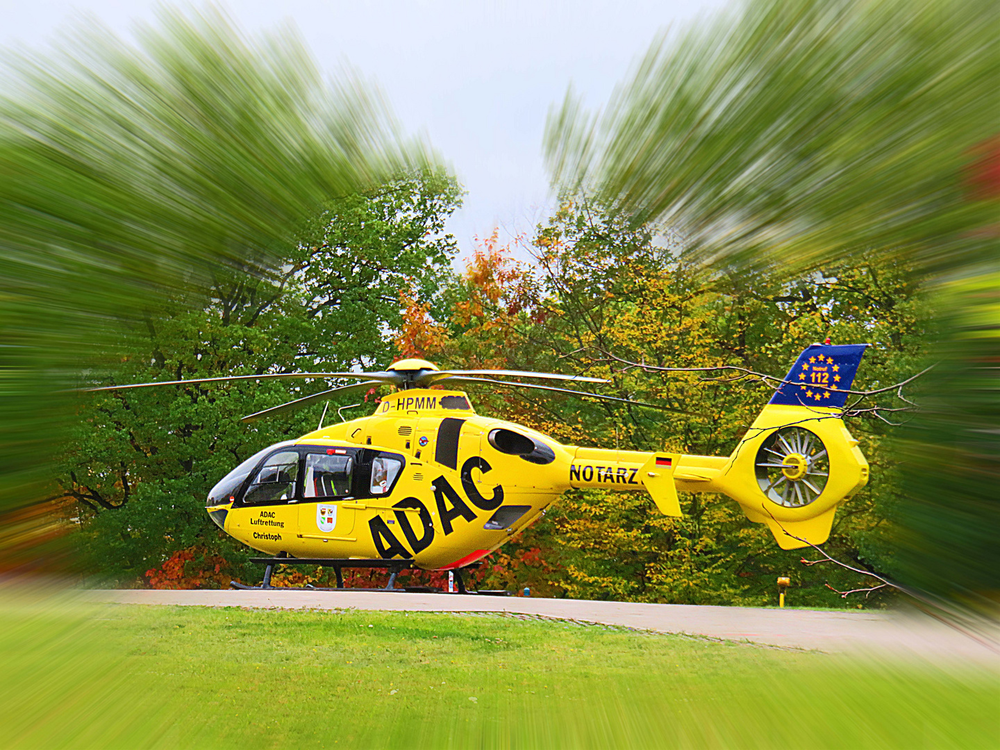 Gelber Engel mit Flügel Foto & Bild | bäume, gelb, hubschrauber Bilder ...