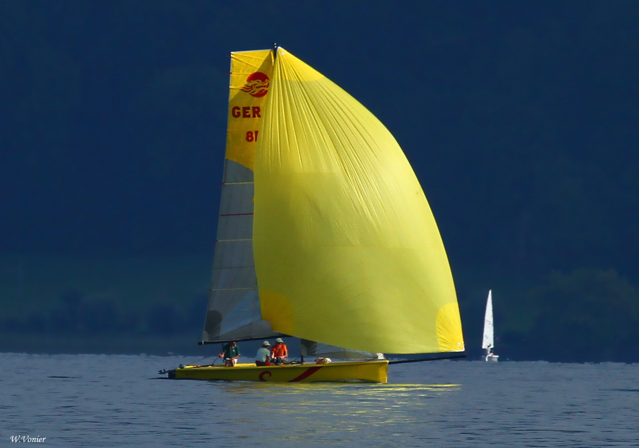 Gelbes Segelboot Foto & Bild | sport, bodensee, motive Bilder auf ...