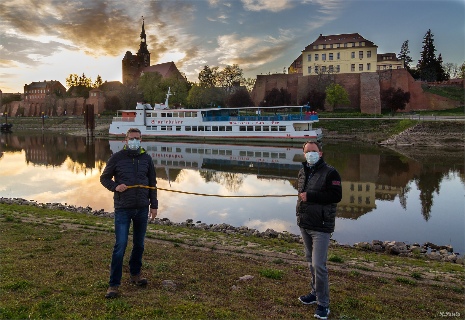 Gelockert... Foto & Bild | nachtaufnahme, blaue stunde, slnf Bilder auf ...