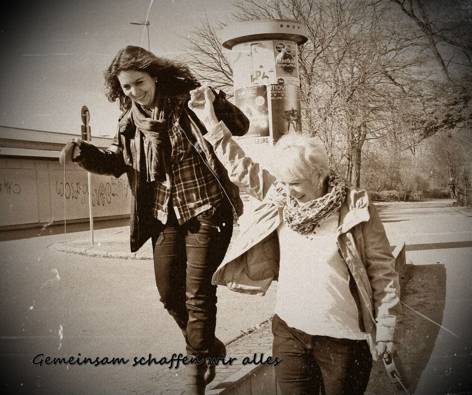 Gemeinsam schaffen wir alles Foto & Bild | erwachsene menschen, alltagsereignisse, menschen in ...