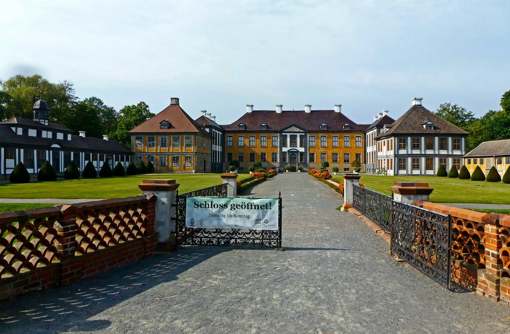 Geöffnet Foto & Bild | schloss, tor, geöffnet Bilder auf fotocommunity