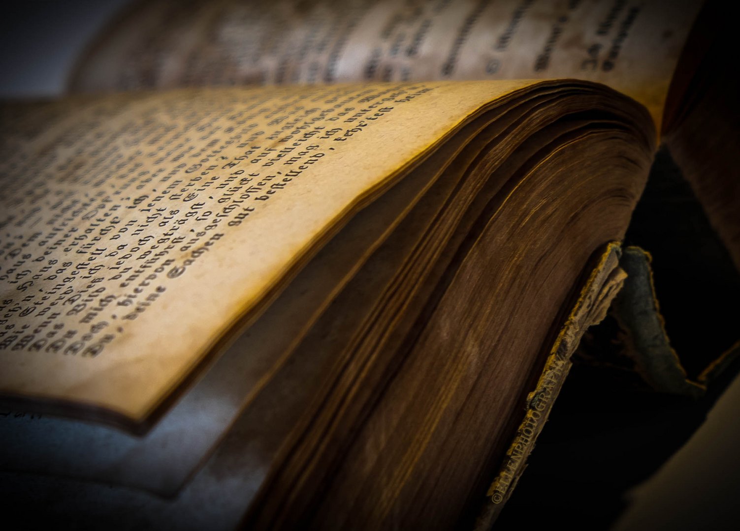 geöffnetes Buch Foto & Bild | alt, historisch, offen Bilder auf ...