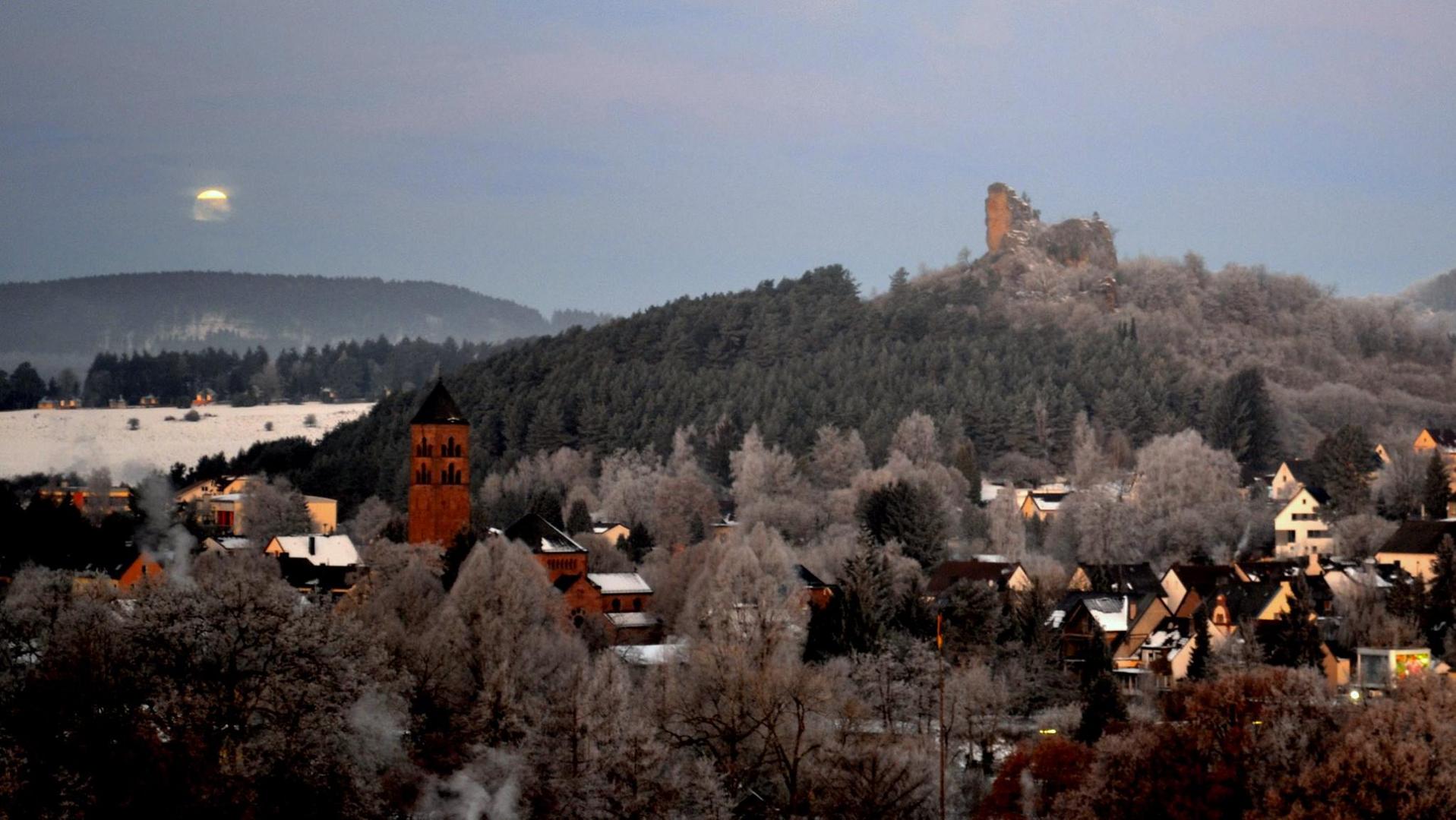 Gerolstein in der Vulkaneifel, Blick auf den Auberg Foto & Bild ...