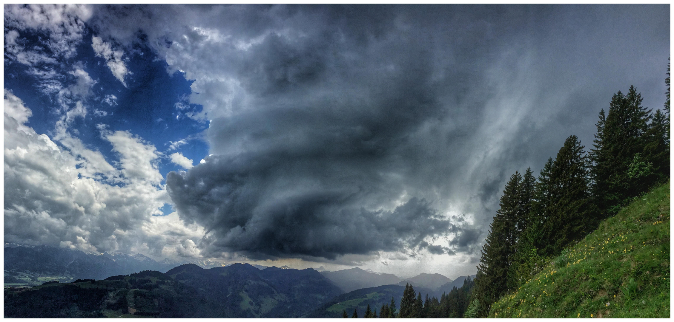 Gewitterzelle überm Gunzesrieder Tal Foto & Bild | world, outdoor, wolken Bilder auf fotocommunity