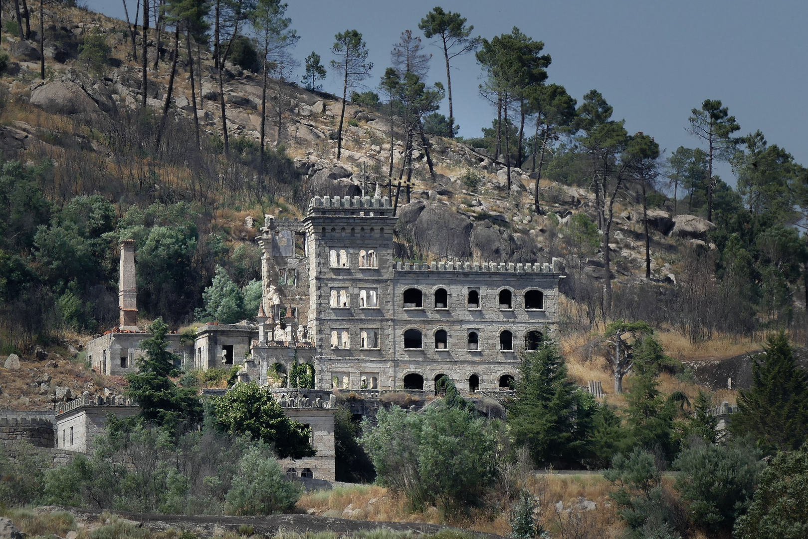 Ghost-Castle Foto & Bild | marode, verfallen, ruine Bilder auf ...