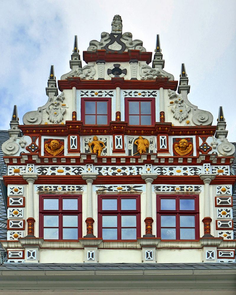 Giebel mit 5 Fenstern Foto & Bild | architektur, deutschland, europe ...