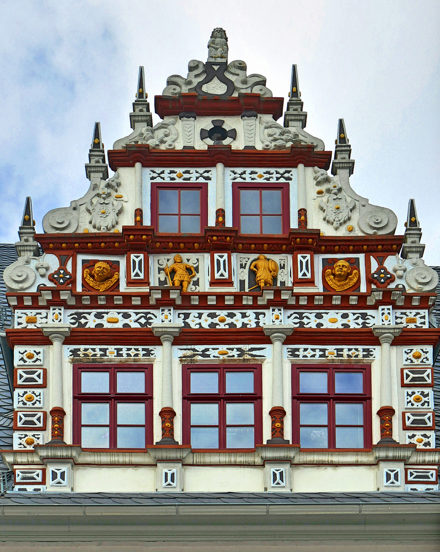 Giebel mit 5 Fenstern Foto & Bild | architektur, deutschland, europe ...