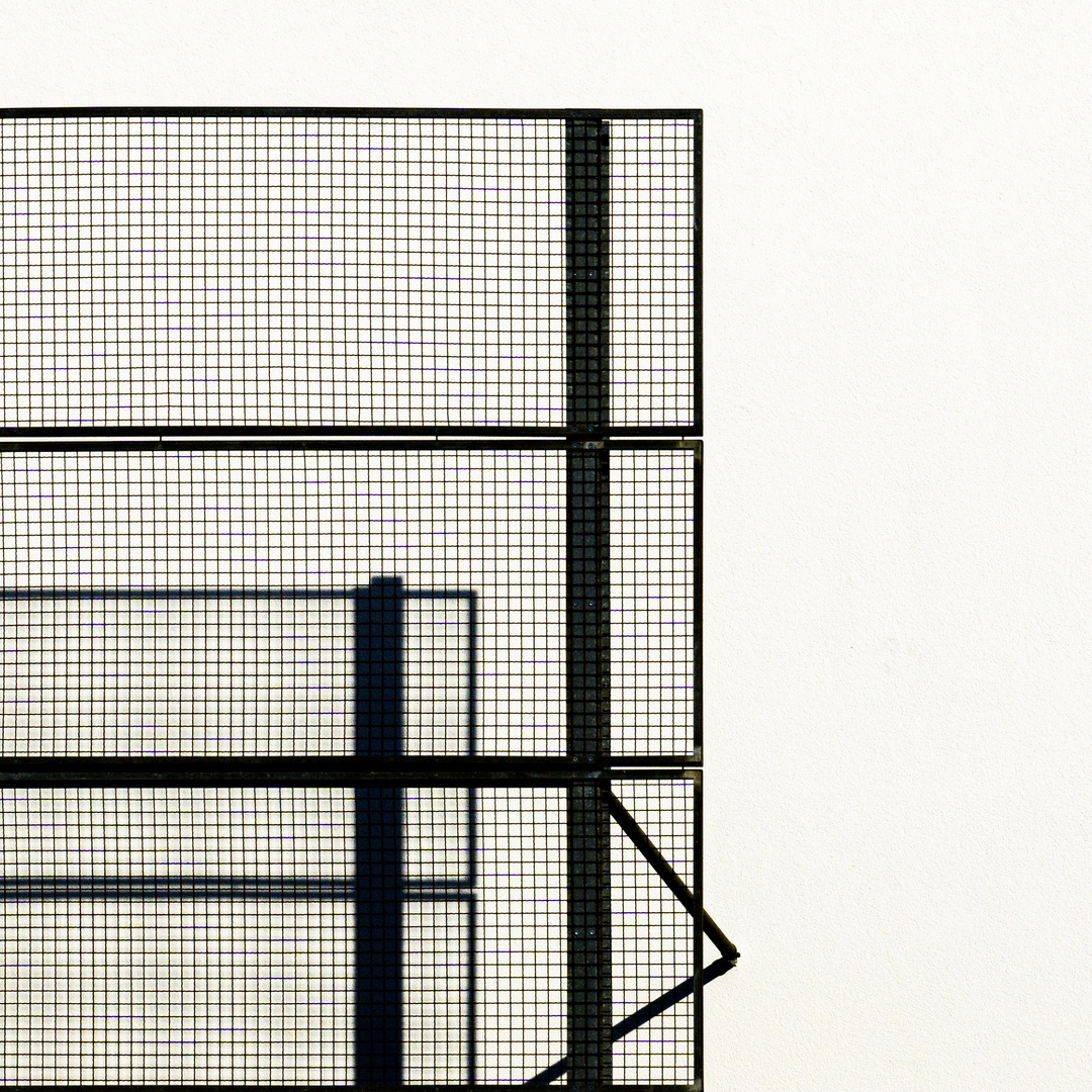 Gitter Foto & Bild | schatten, abstrakt, fassade Bilder auf fotocommunity