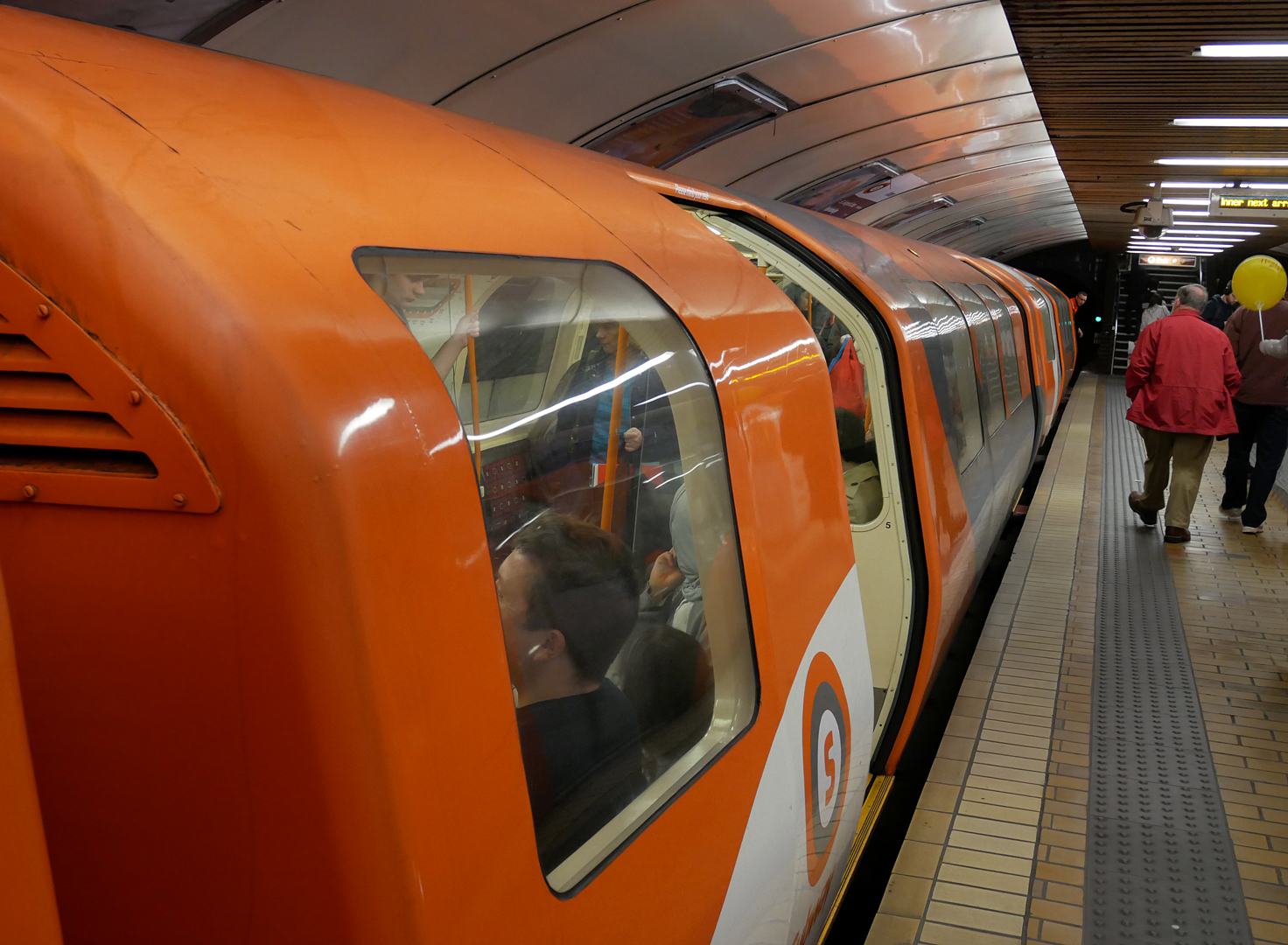 Glasgow Subway Foto & Bild | world, scotland, subway Bilder auf ...