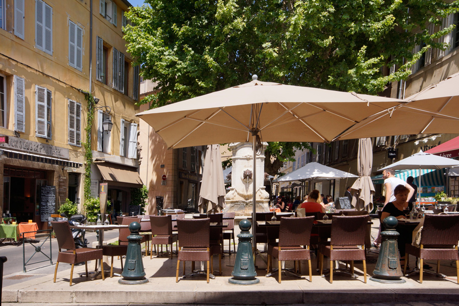 Gleich ist Mittagszeit Foto & Bild | architektur, stadtlandschaft ...