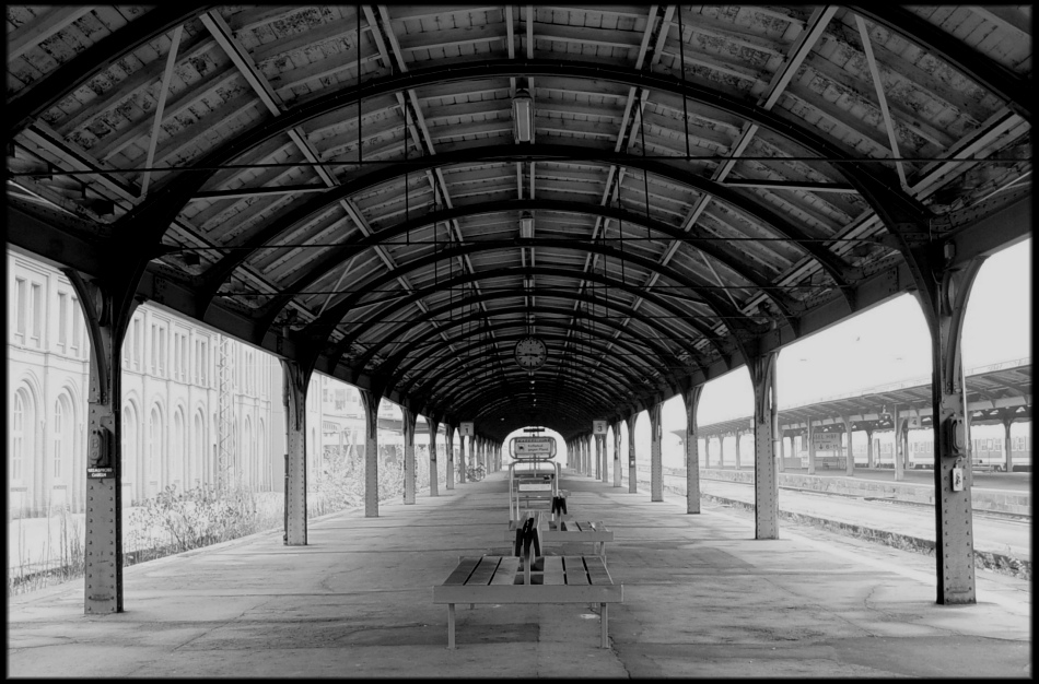 Gleis 1 ... Foto & Bild | architektur, bahnhöfe & gleise, profanbauten ...