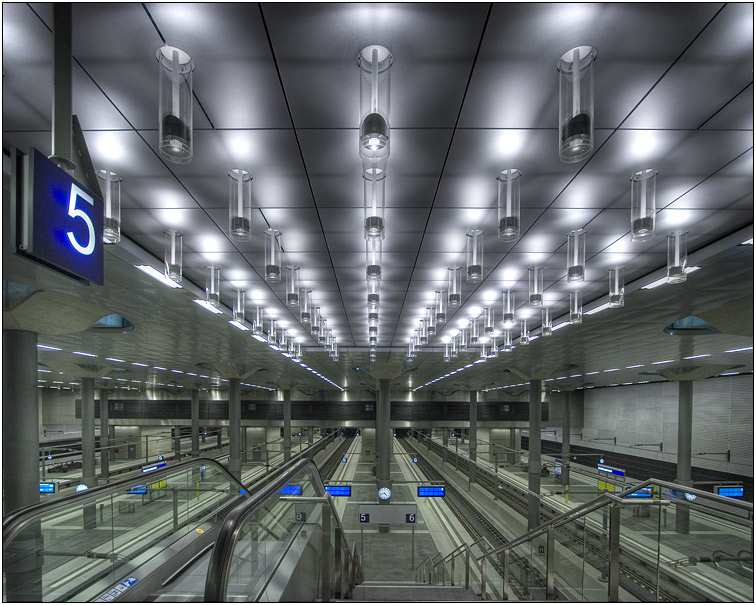 Gleis 5 Foto & Bild | architektur, bahnhöfe & gleise, profanbauten ...