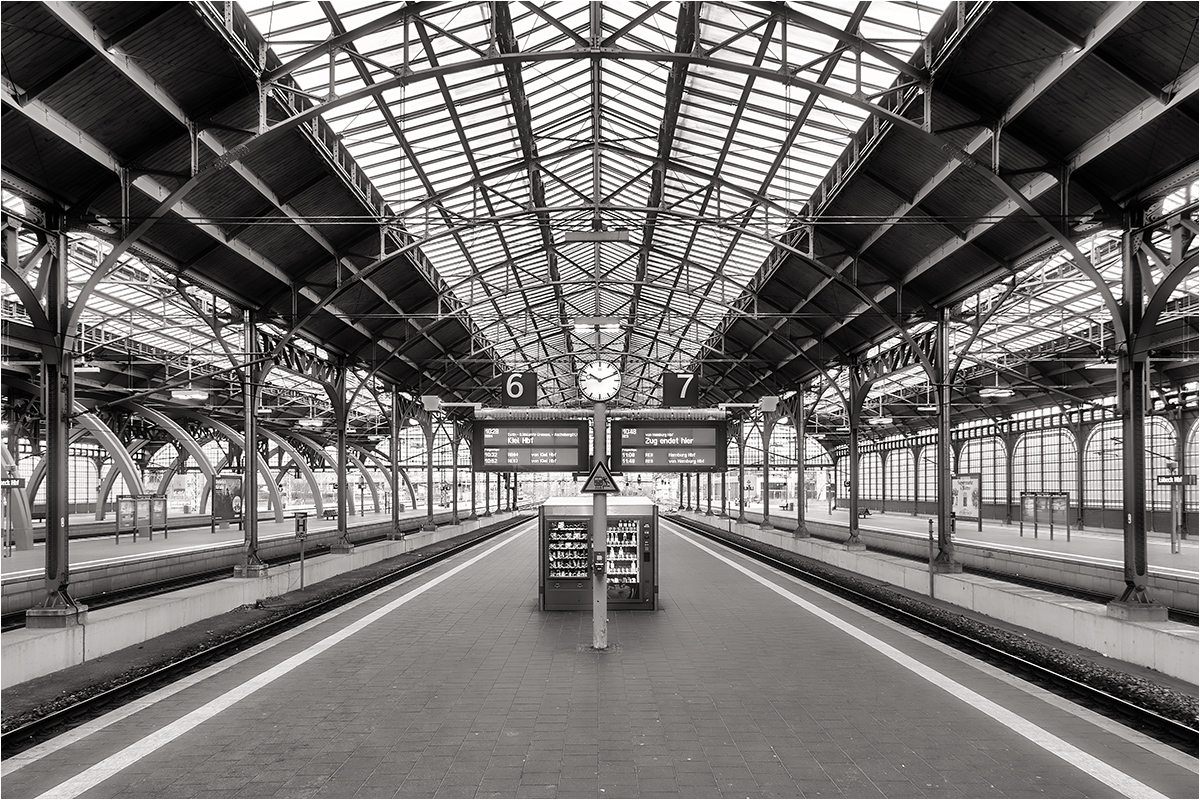 Gleis 6 und 7 Foto & Bild | world, spezial, lübeck Bilder auf fotocommunity