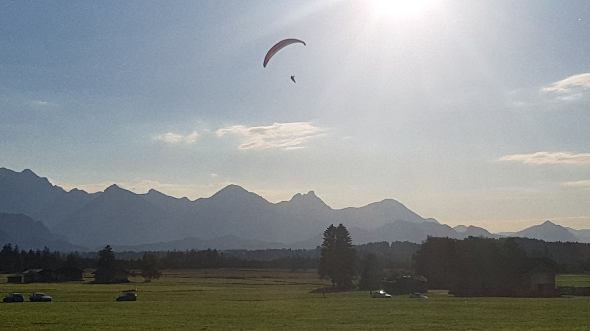 Gleitschirm vor den Tannheimer Bergen Foto & Bild | deutschland, europe ...