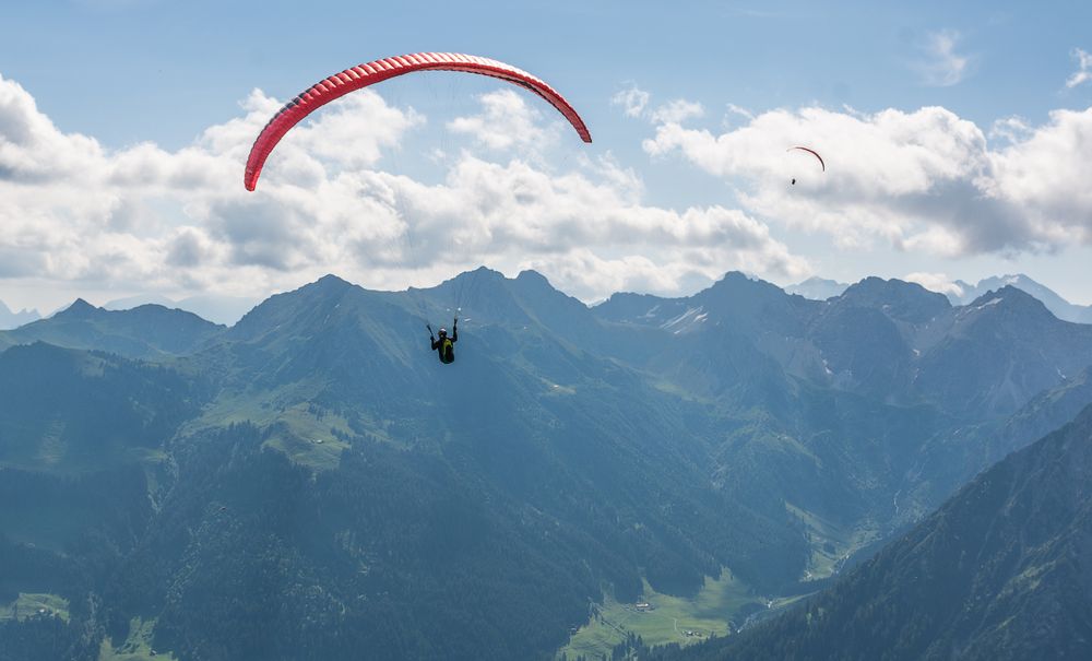 Gleitschirmflug Foto & Bild | sport, landschaft, flugsport Bilder auf ...