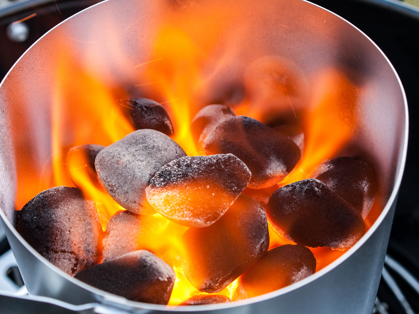 Glühende Kohlen Foto & Bild | stillleben, food-fotografie, fleisch und ...