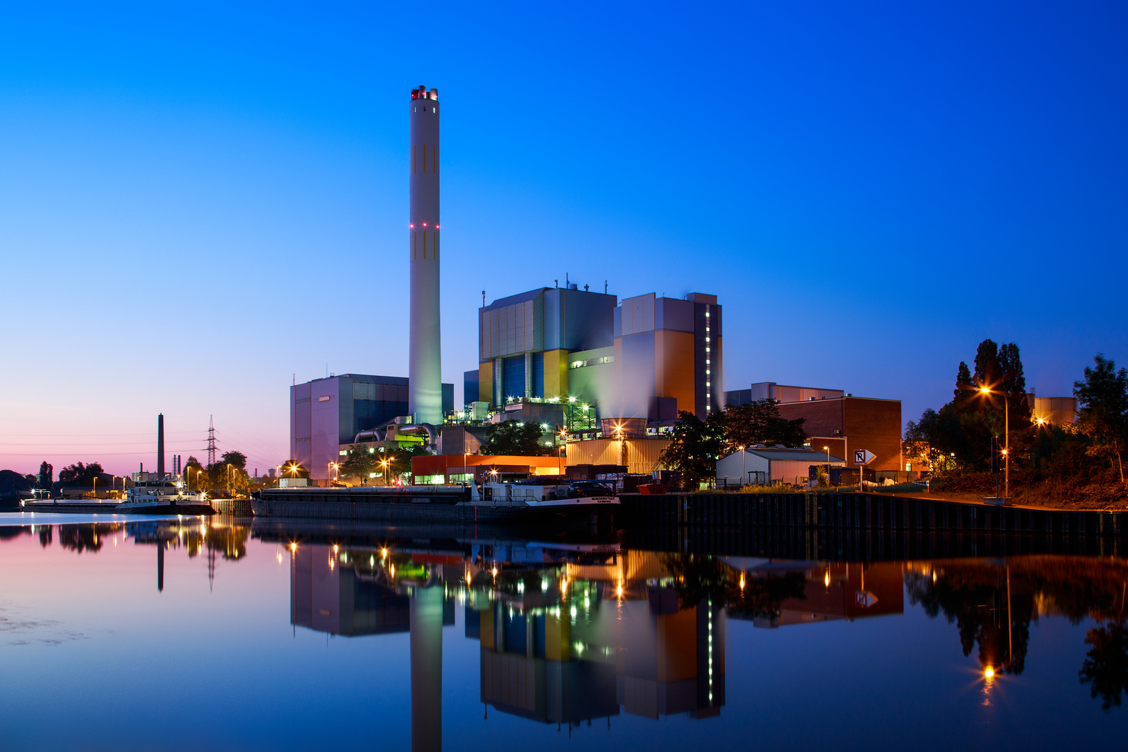 GMVA Foto & Bild | industrie und technik, industrie nachts ...