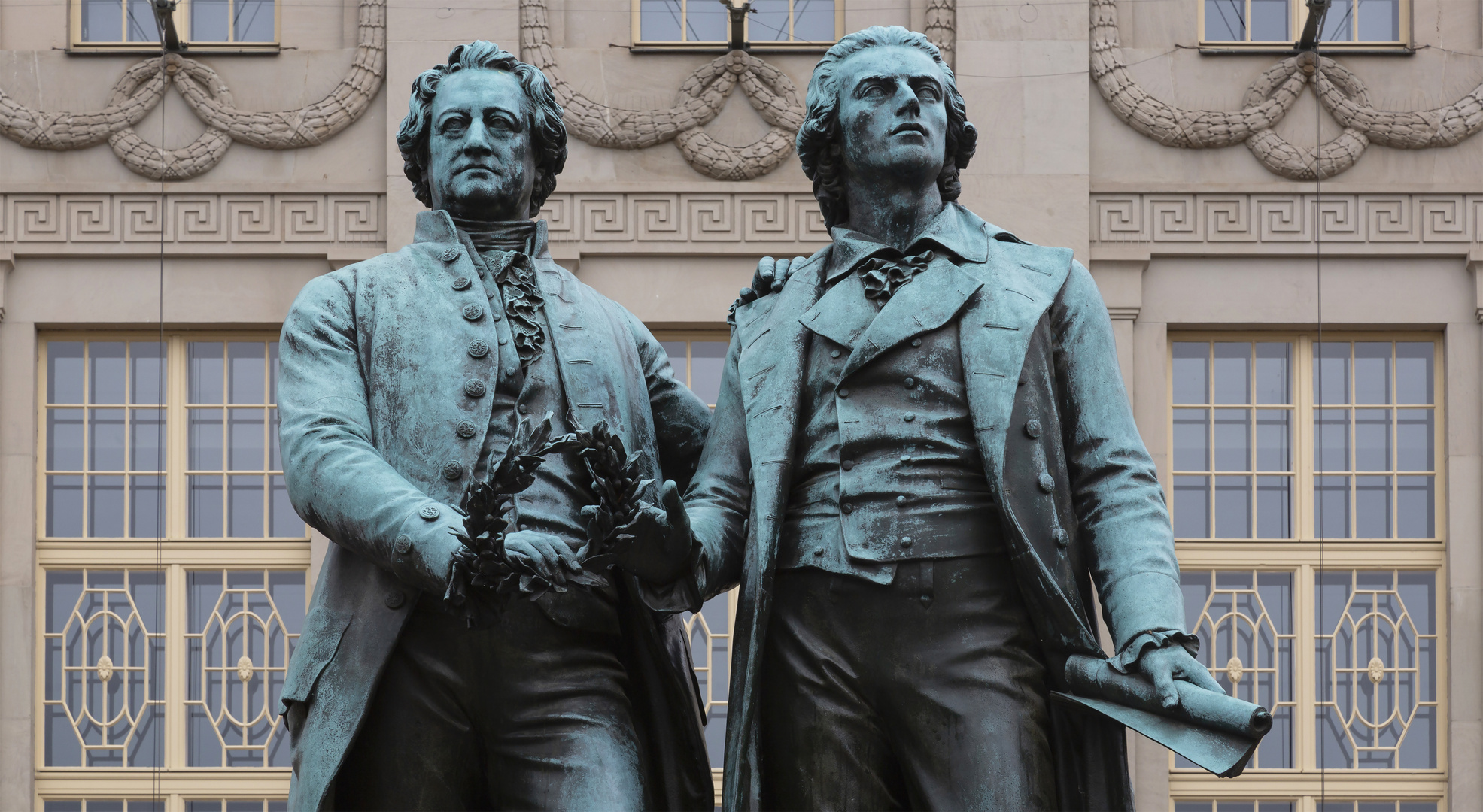 Goethe und Schiller in Weimar Foto & Bild | architektur, deutschland ...