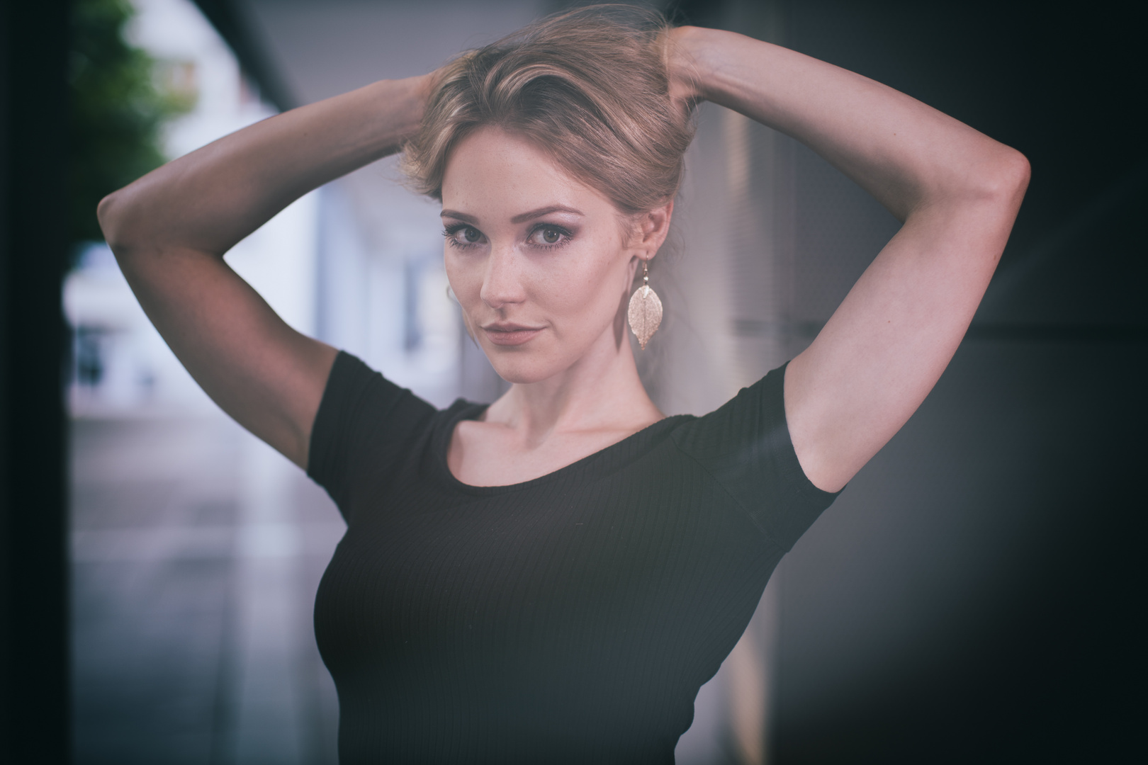 Goldblatt Foto & Bild | outdoor, portrait, weiblich Bilder auf ...