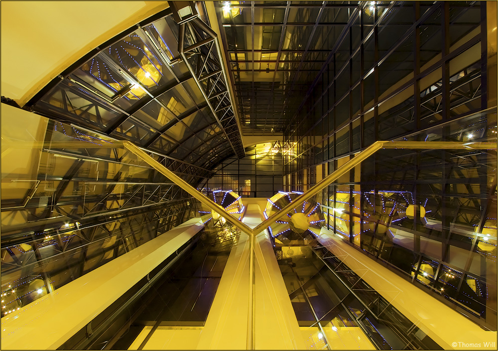 [ Golden Elevator ] Foto & Bild | architektur, architektonische details ...