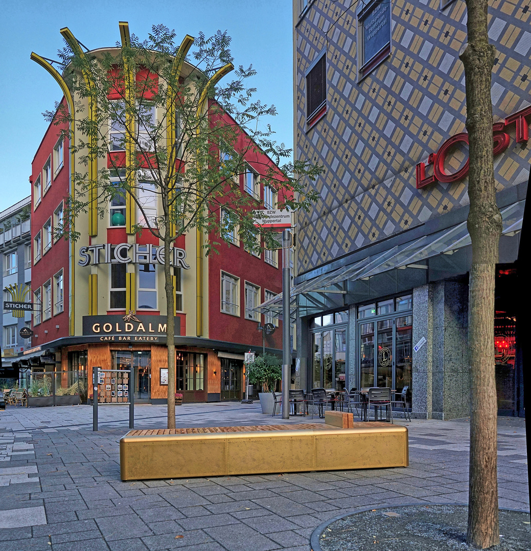 Goldene Bank von der Goldalm Foto & Bild | city, street, world Bilder ...