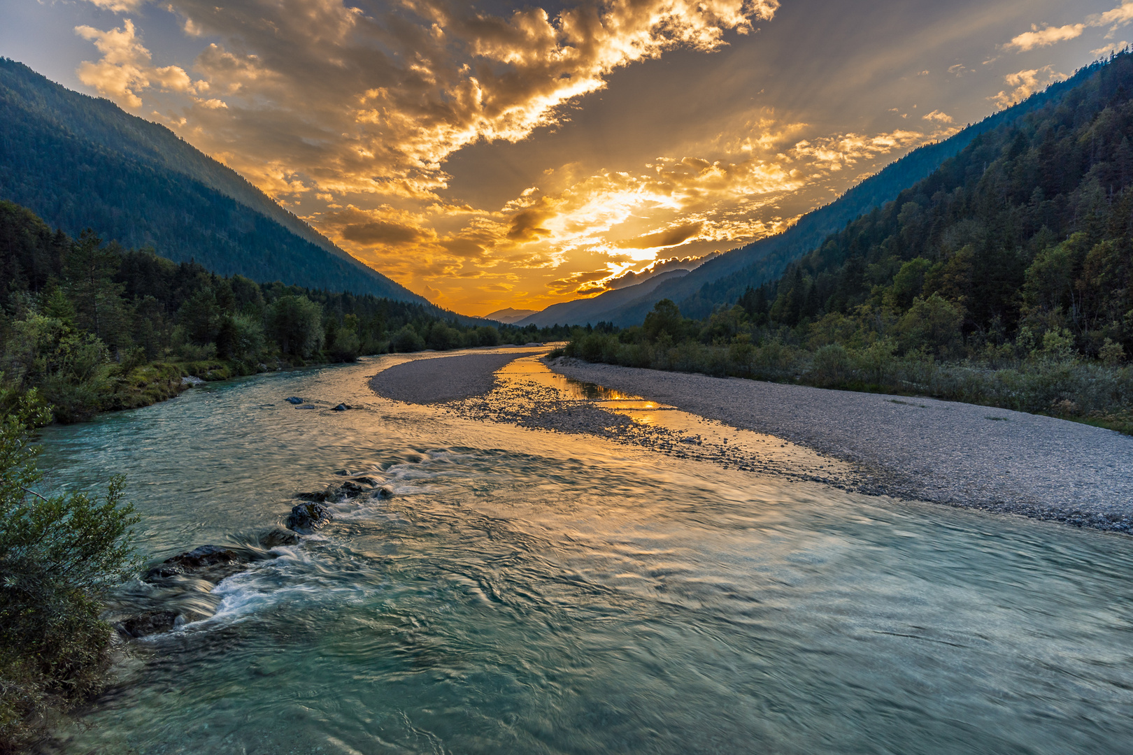 Goldene Stunde im Isarwinkel Foto & Bild | landschaft, bach, fluss ...