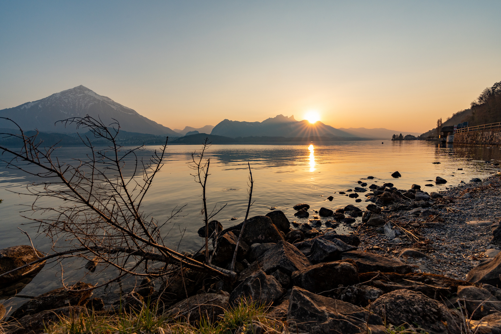goldener Thunersee Foto & Bild | sonnenuntergang, wasser, sonne Bilder ...
