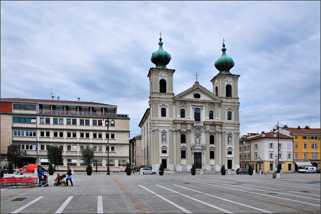 Gorizia - Piazza della Vittoria Foto & Bild | europe, italy, vatican ...