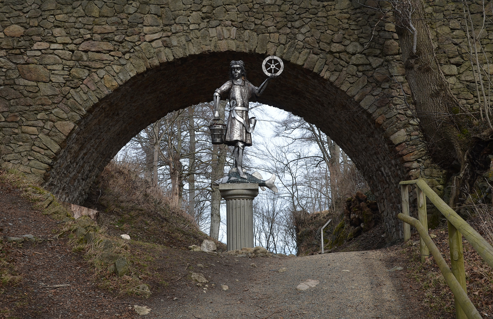 Gott Krodo 2 Foto & Bild | architektur, brücken, figuren Bilder auf ...