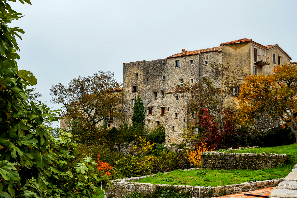 Gourdon photo et image | paysages, paysages de montagne, nature Images ...