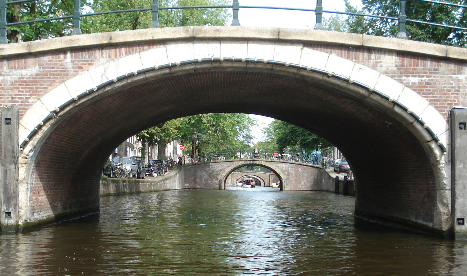 Gracht in Amsterdam Foto & Bild | niederlande, holland, amsterdam ...