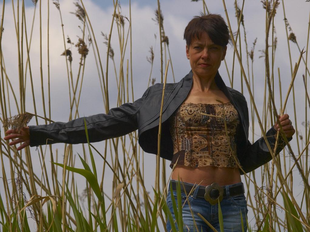 Gräser Foto & Bild | portrait, portrait frauen, outdoor Bilder auf ...