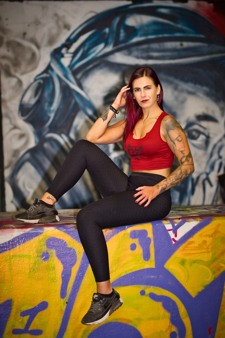 Graffiti - Hall of fame mit Model Moni Foto & Bild | portrait, portrait frauen, fotos Bilder auf ...