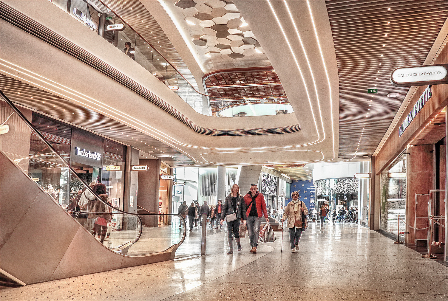 Grande Surface .. photo et image | architektur, personnes, scènes de ...