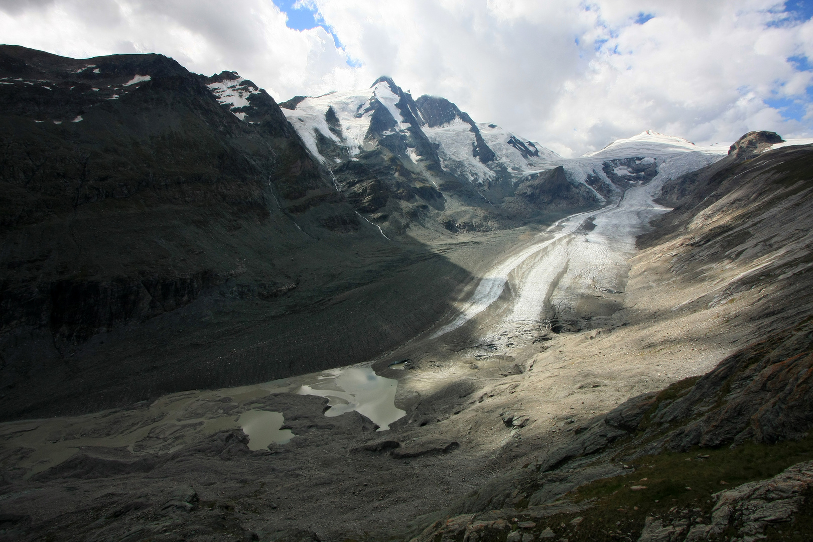 Größter Gletscher Österreichs ist die Pasterze (ca.9 km Länge ...