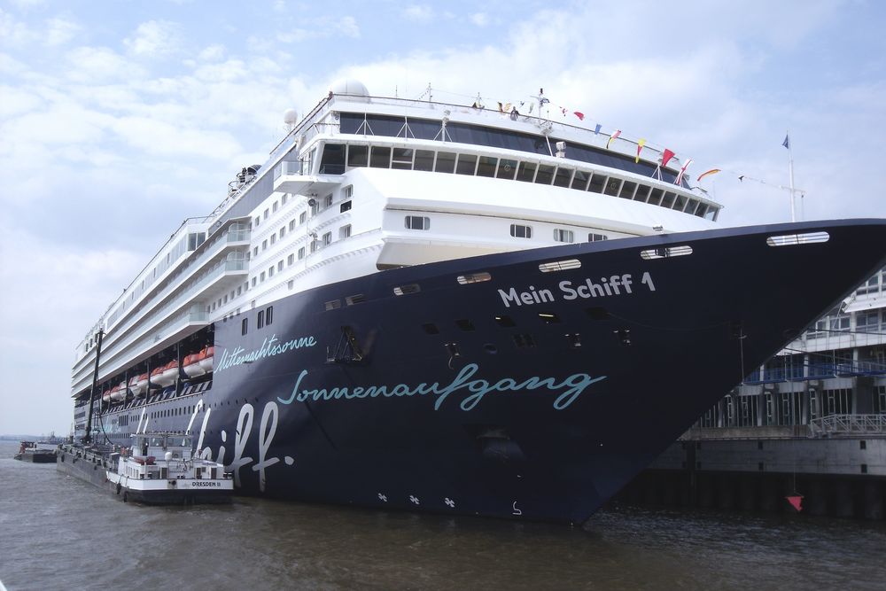 Großer Dampfer Foto & Bild | deutschland, europe, hamburg Bilder auf ...