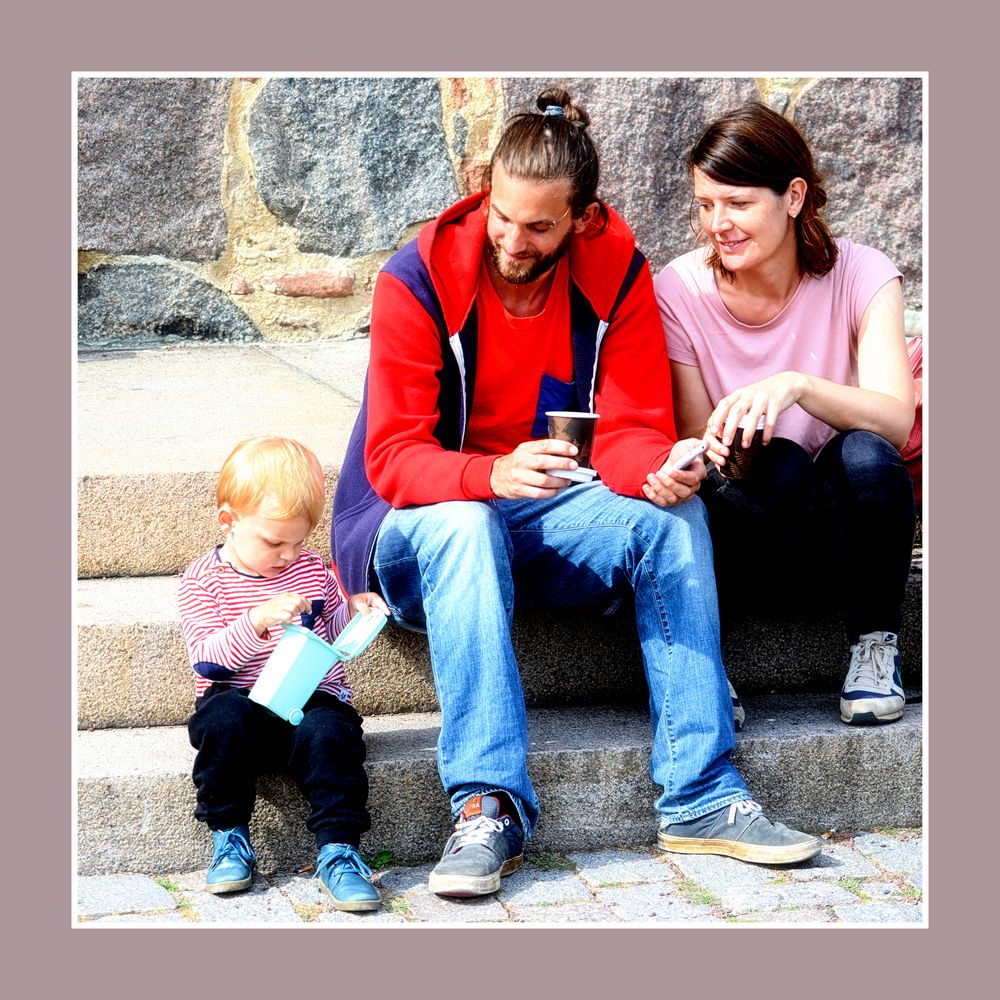 grosses glück in einem moment Foto & Bild | portrait, streetfotografie mit menschen, street ...