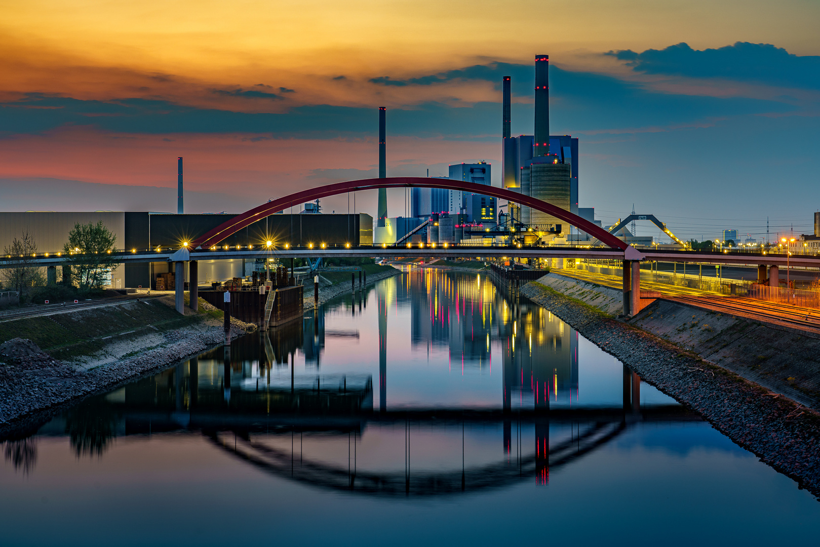 Großkraftwerk Mannheim (GKM) Foto & Bild | landschaft, himmel, hafen ...
