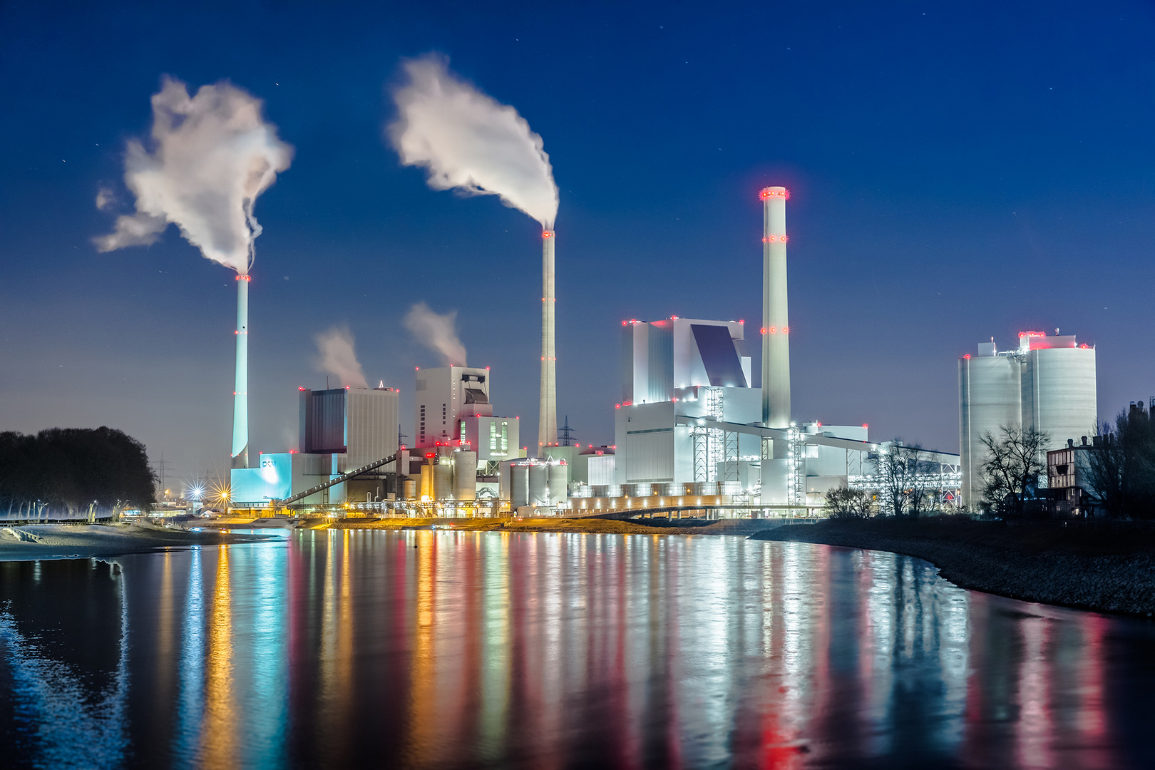 Großkraftwerk Mannheim GKM (HDR) Foto & Bild | winter, nacht, hafen ...