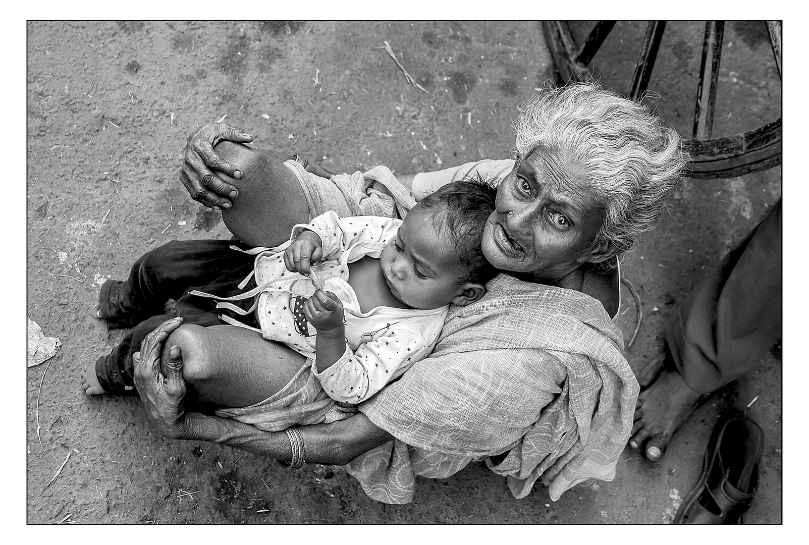 Großmutter und Enkel Foto & Bild | asia, india, streetfotografie mit menschen Bilder auf ...