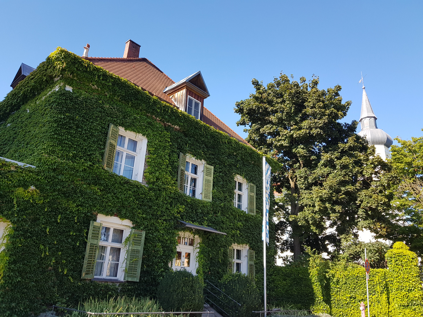 grüne Fassade Foto & Bild | architektur, landschaft, lebensräume Bilder ...