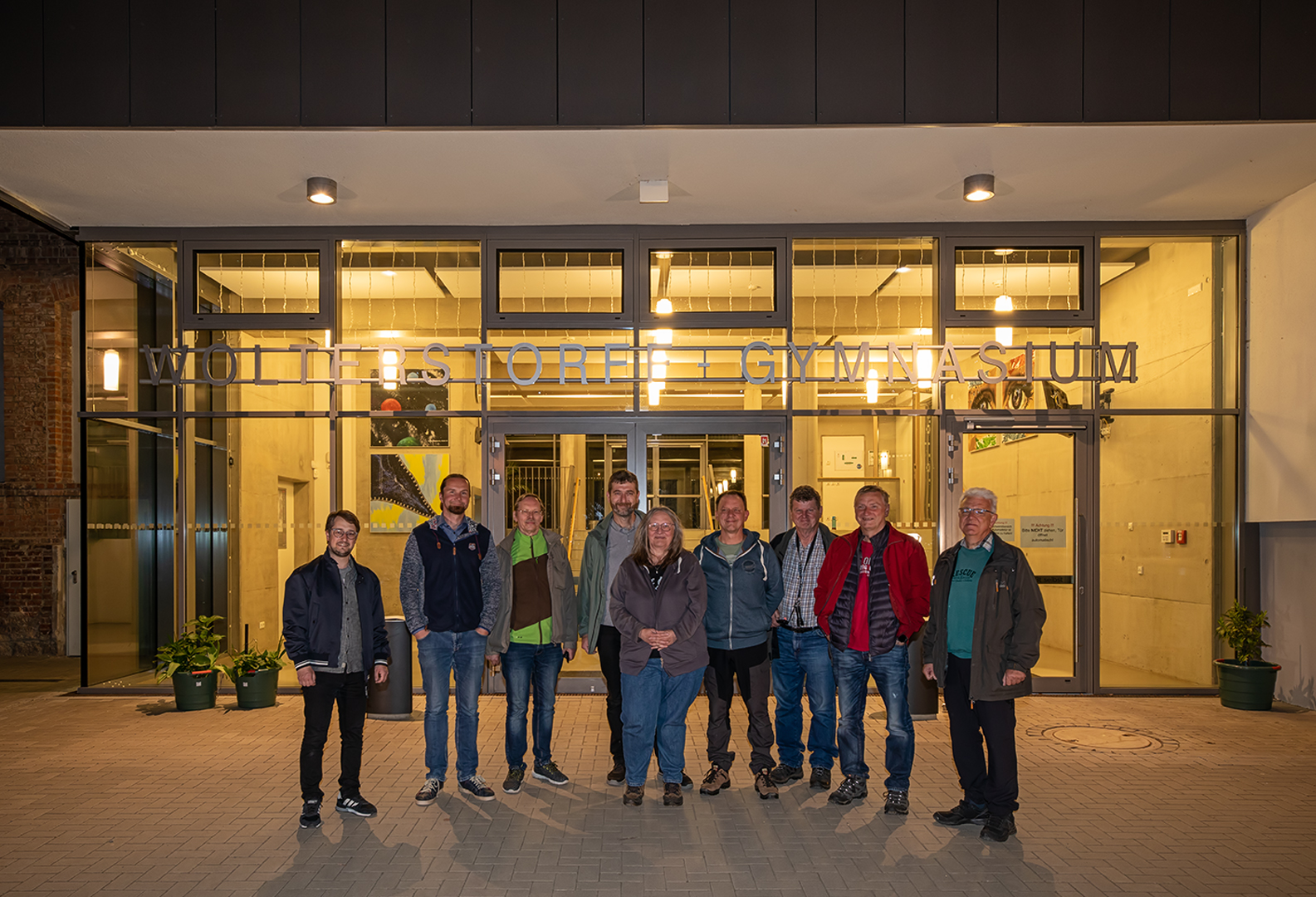 Gruppenbild mit Hintergrundlicht... Foto & Bild | erwachsene menschen, deutschland, europe ...