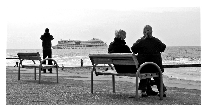 "Guck mal, die AIDA!" Foto & Bild | erwachsene menschen, alltagsereignisse, menschen in der ...