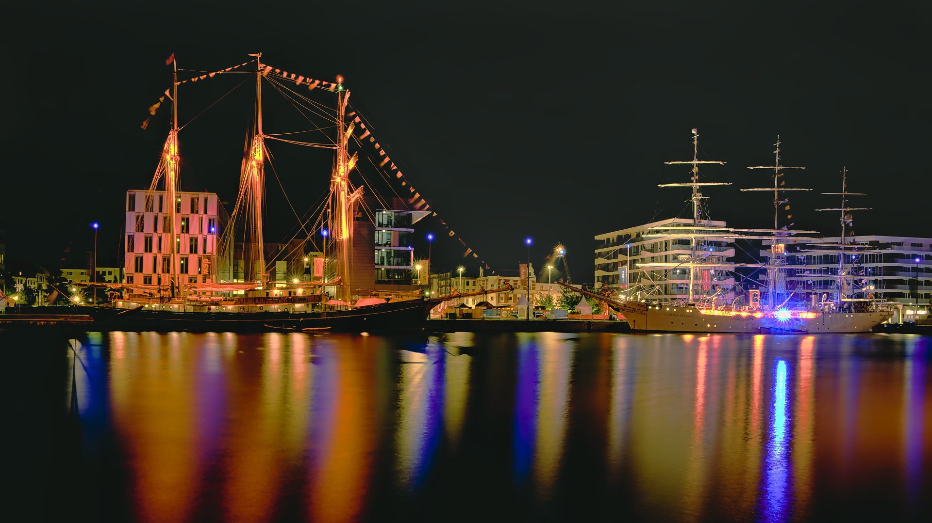 Gulden Leeuw und Chr. Radich auf der Festwoche in Bremerhaven Foto ...