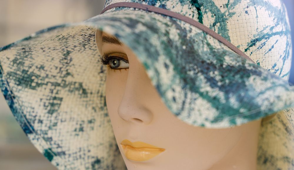 Gut behütet Foto & Bild | fashion, hutmode, street Bilder auf fotocommunity Gut behütet Foto & Bild | fashion, hutmode, street Bilder auf fotocommunity